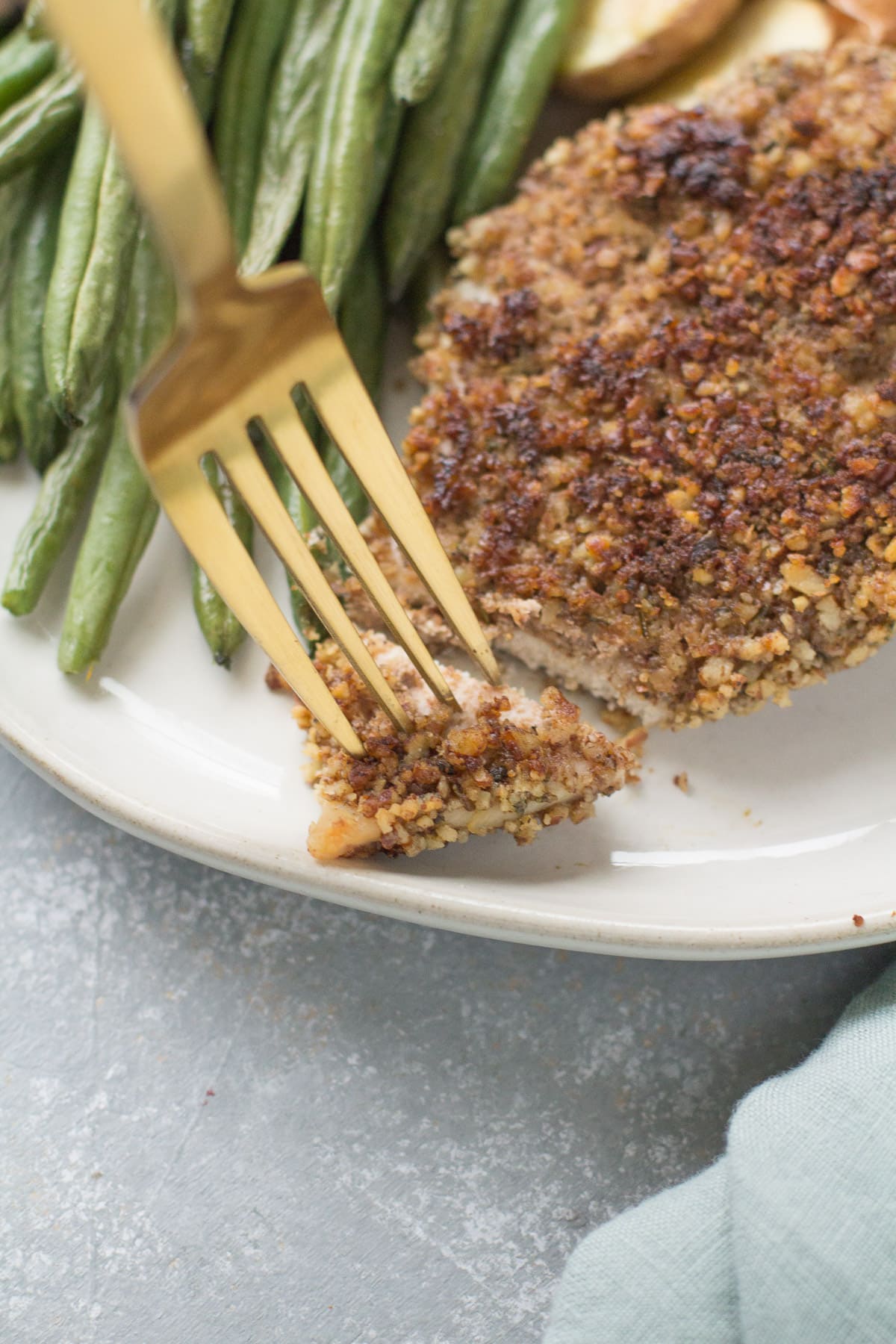 Pecan Crusted Chicken | The Clean Eating Couple