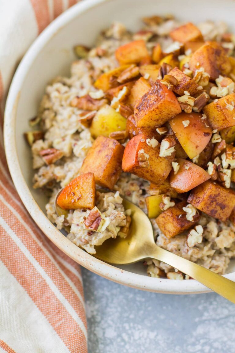 Apple Oatmeal - The Clean Eating Couple