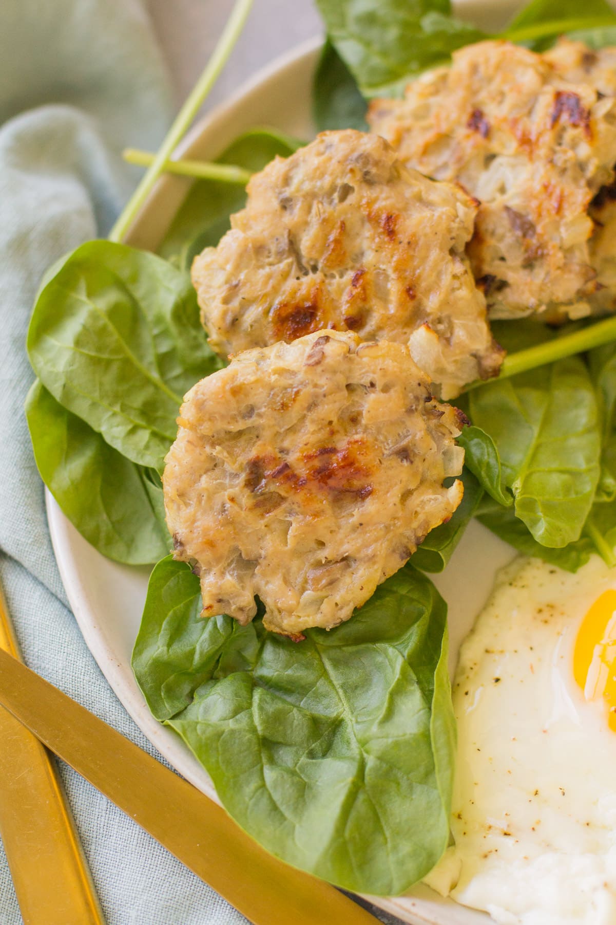 Chicken Breakfast Sausage - The Clean Eating Couple