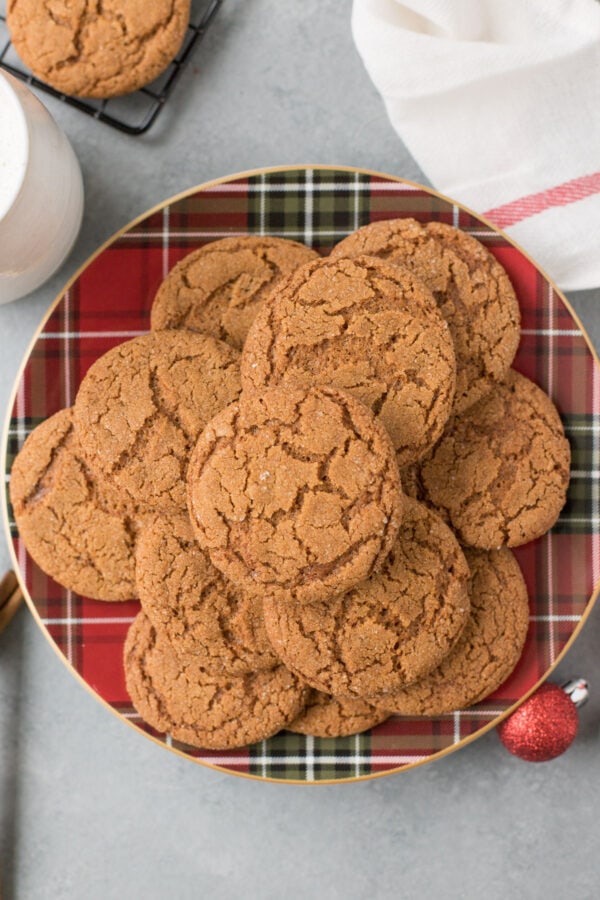 The BEST Crispy Gingersnap Cookies - The Clean Eating Couple