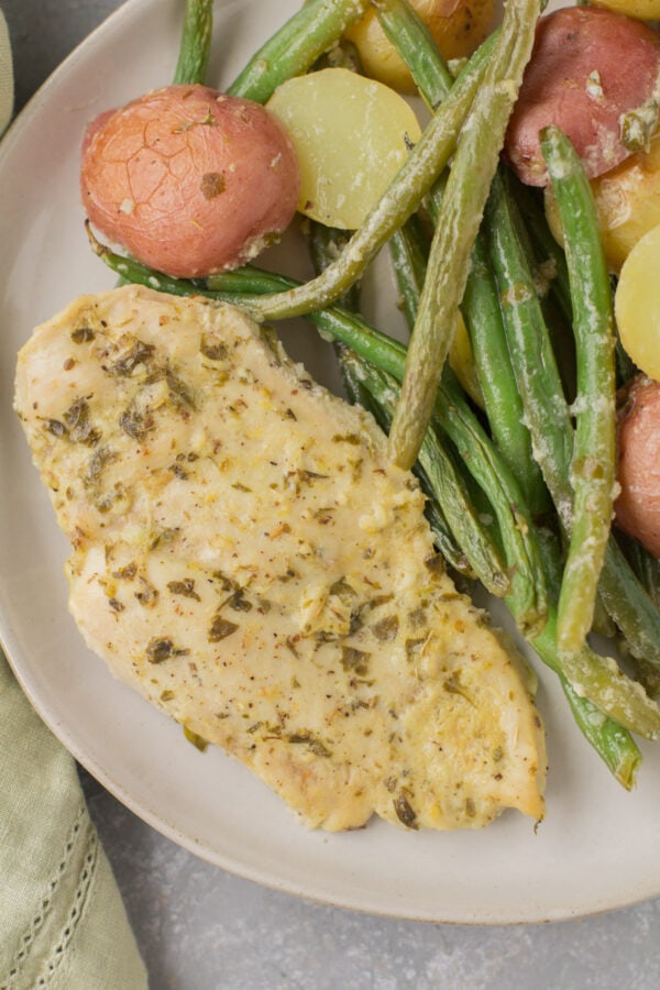 Lemon Garlic Chicken Dinner - The Clean Eating Couple