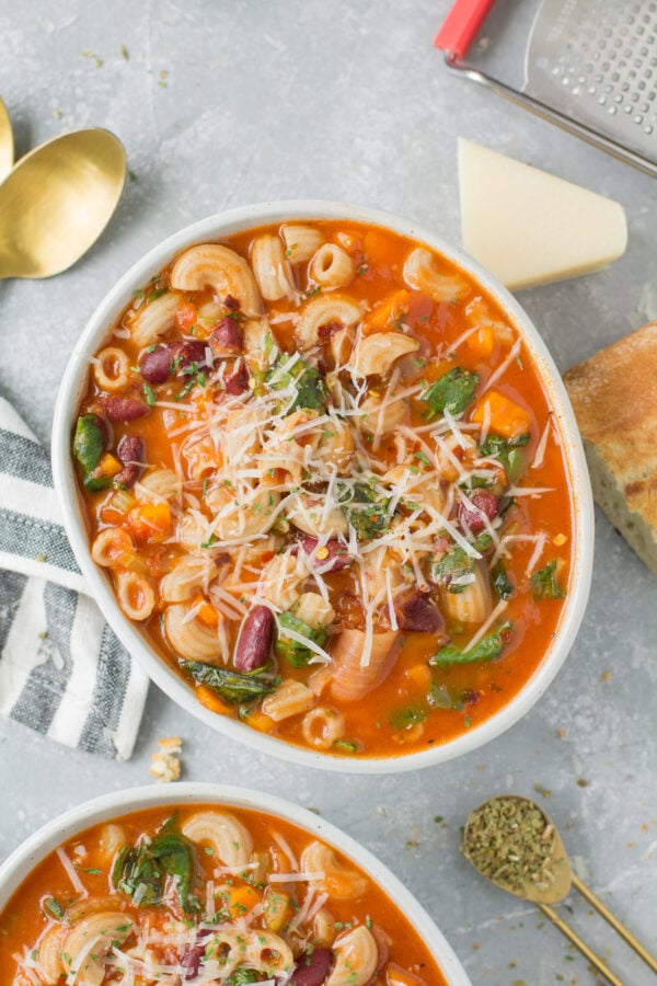 Easy Minestrone Soup Recipe [Quick!] - The Clean Eating Couple