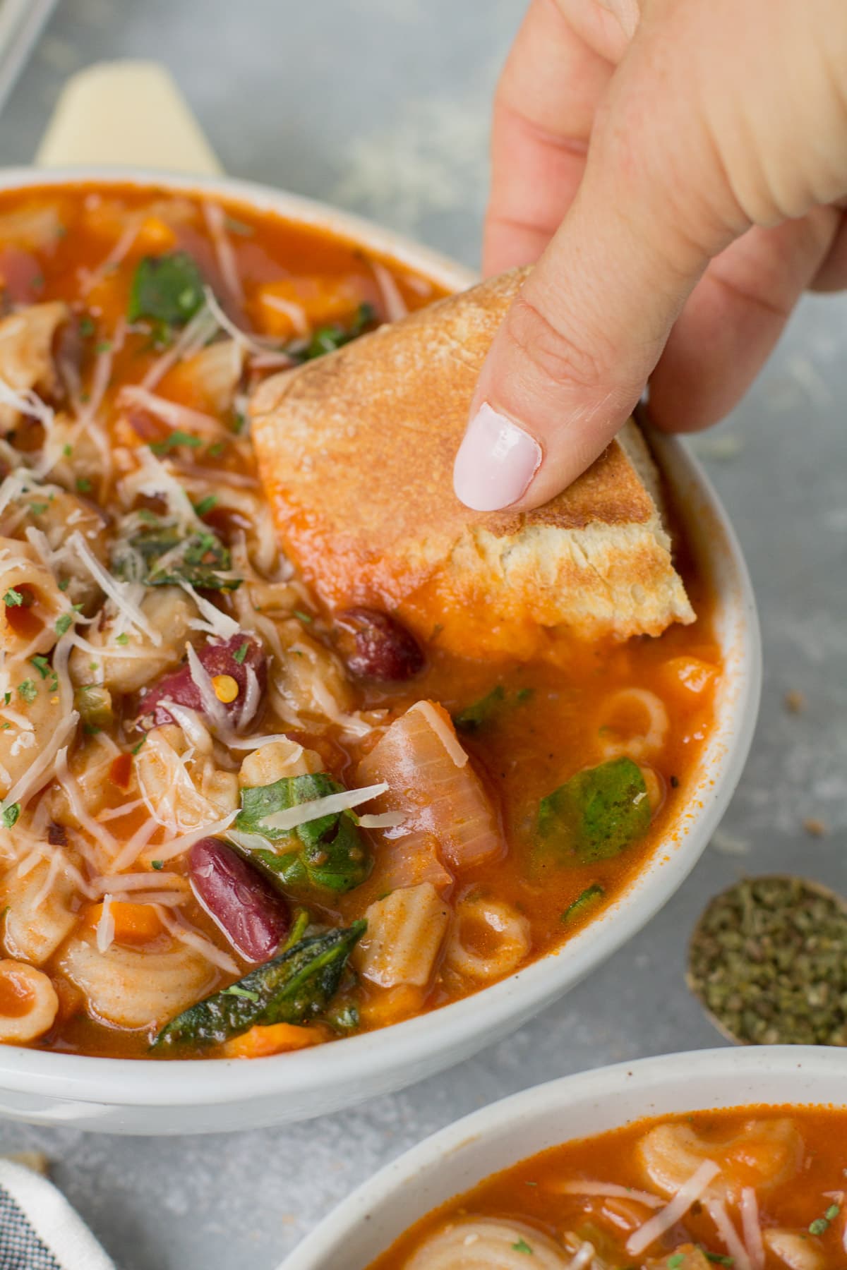 Easy Minestrone Soup Recipe [Quick!] - The Clean Eating Couple