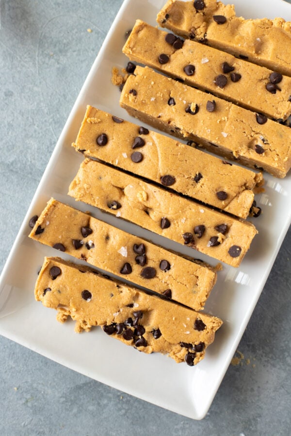 Clean Peanut Butter Protein Bars | The Clean Eating Couple