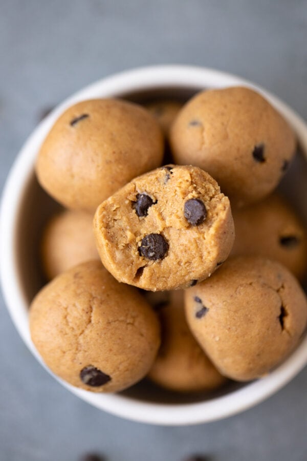 The Best No Bake Protein Balls - The Clean Eating Couple