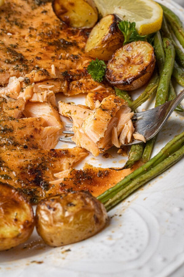 Easy Lemon Salmon Recipe - The Clean Eating Couple