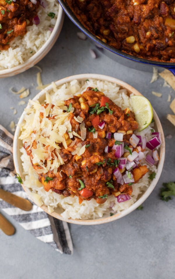 Best Vegetarian Chili Recipe | The Clean Eating Couple