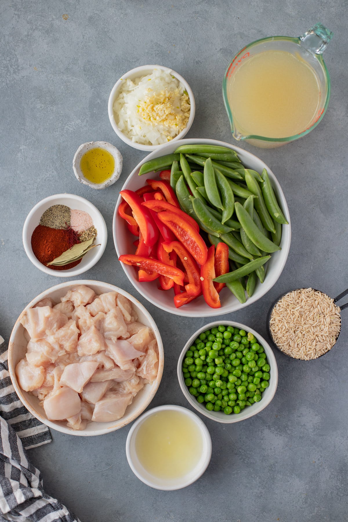 Easy One Pan Chicken Paella Recipe - The Clean Eating Couple