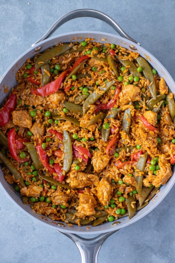 Easy One Pan Chicken Paella Recipe - The Clean Eating Couple