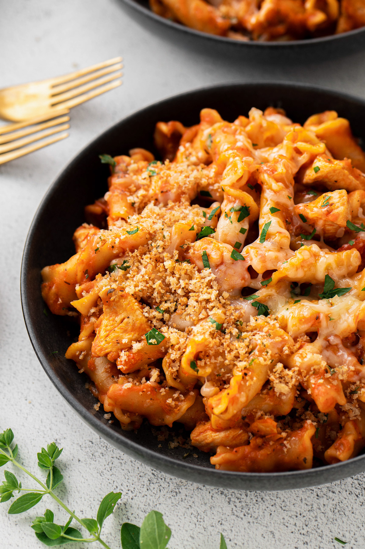 One Pot Chicken Parmesan Pasta | The Clean Eating Couple