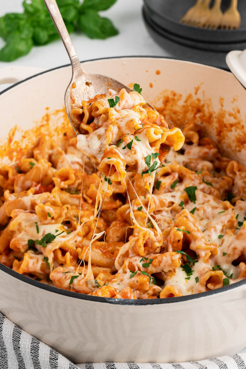 One Pot Chicken Parmesan Pasta | The Clean Eating Couple