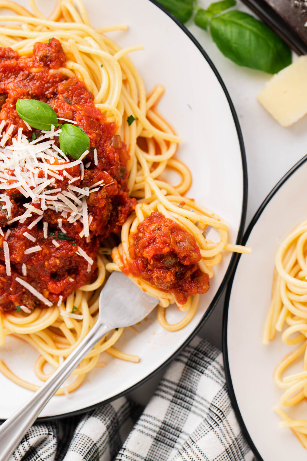 Healthy Turkey Bolognese Recipe - The Clean Eating Couple