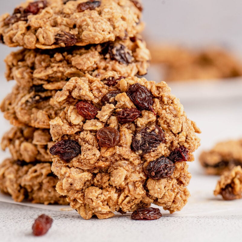 Healthy Oatmeal Cookies Recipe - The Clean Eating Couple