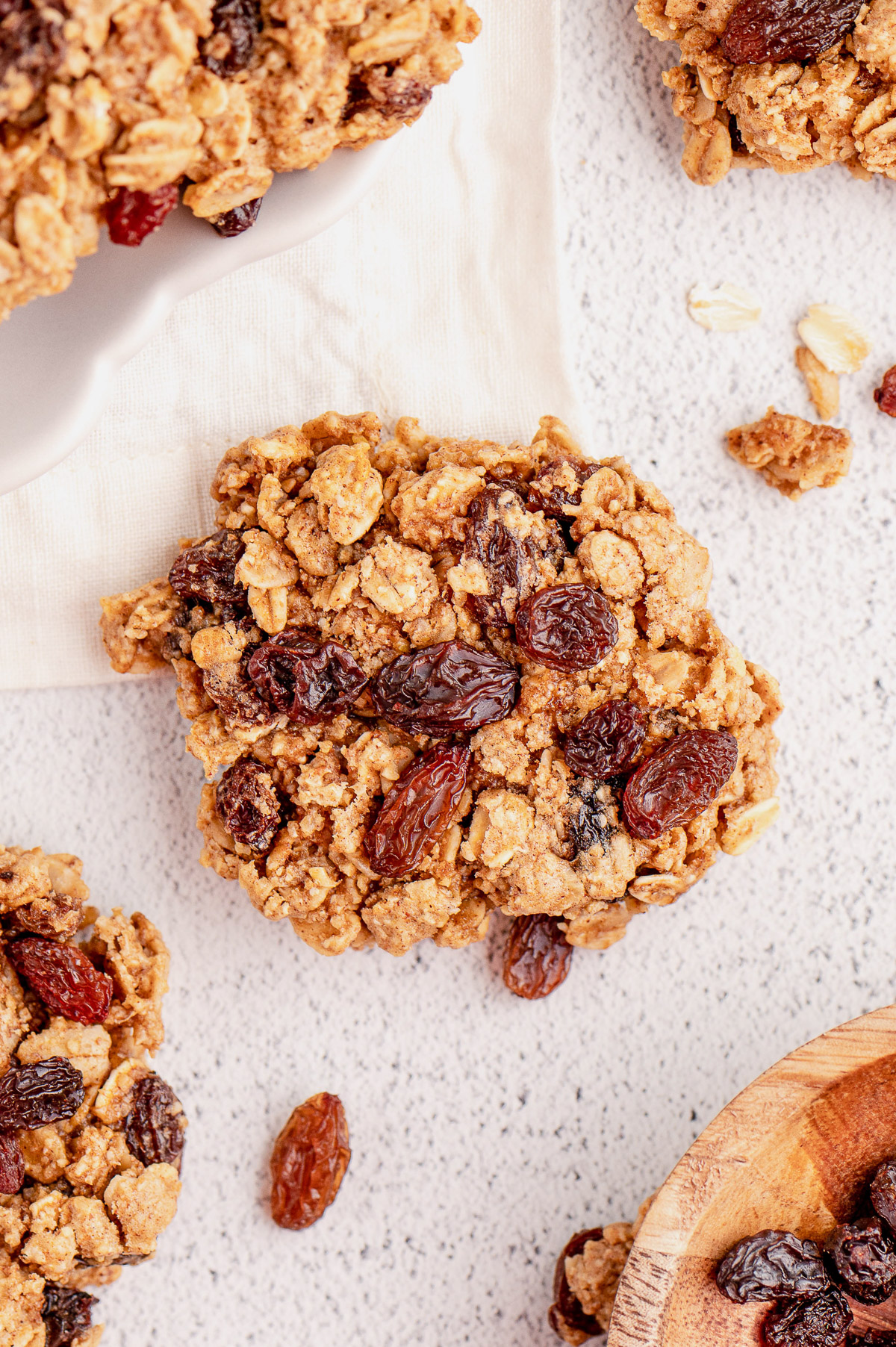 Healthy Oatmeal Cookies Recipe - The Clean Eating Couple