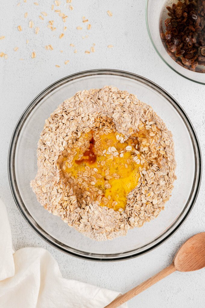 Healthy Oatmeal Cookies Recipe - The Clean Eating Couple