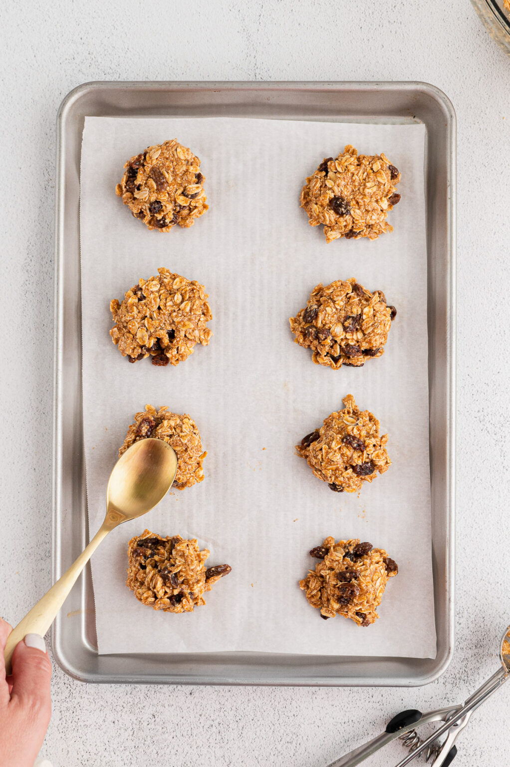 Healthy Oatmeal Cookies Recipe - The Clean Eating Couple