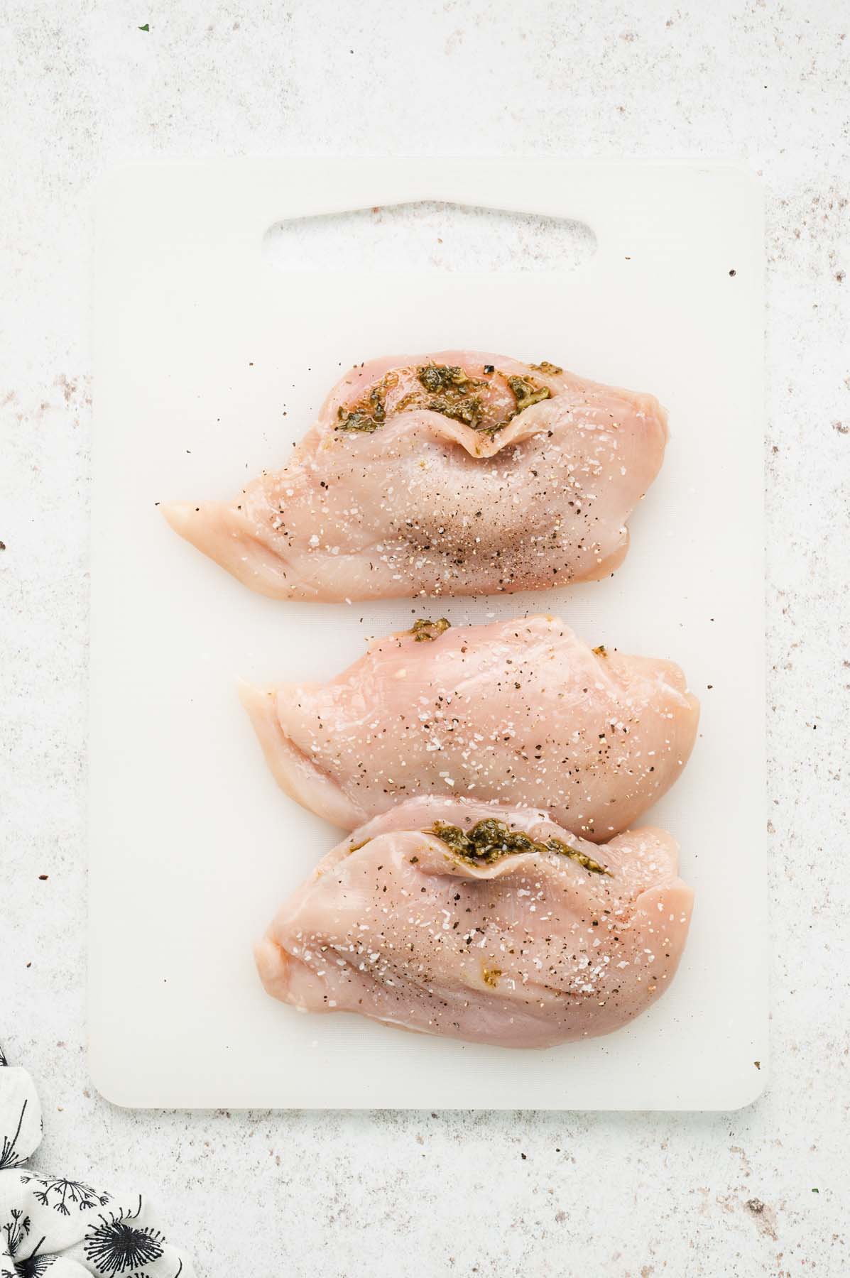 Baked Caprese Chicken | The Clean Eating Couple