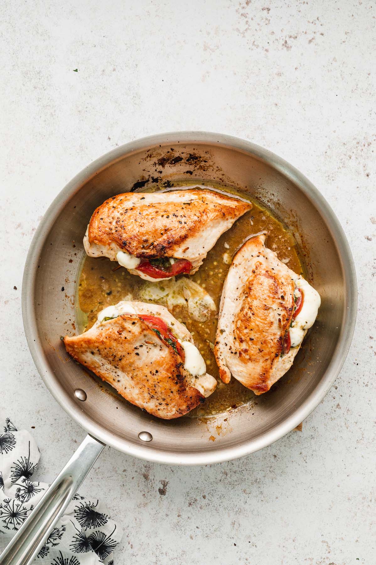 Baked Caprese Chicken | The Clean Eating Couple