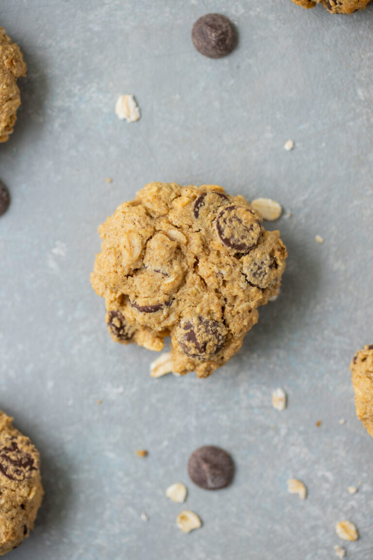 Healthy Oatmeal Chocolate Chip Cookies | The Clean Eating Couple