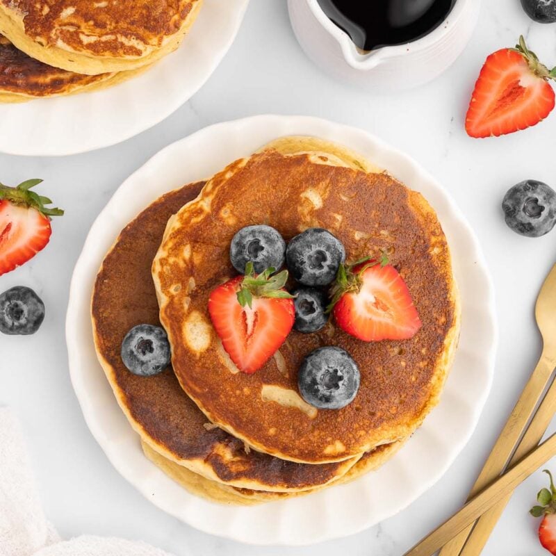 High Protein Pancakes (16g per serving) | The Clean Eating Couple