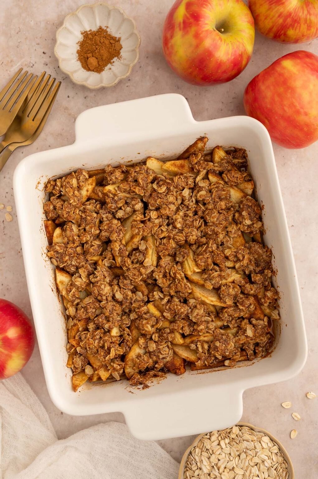 Healthy Apple Crisp | The Clean Eating Couple